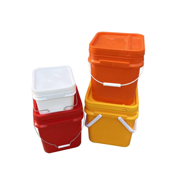 United States Plastic Square Buckets Tight Fitting Lids